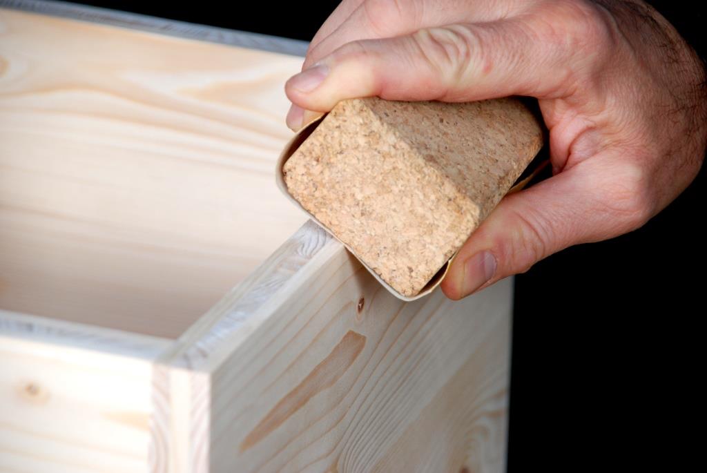 Möbel aus Massivholz richtig schleifen - Urban Woodworking